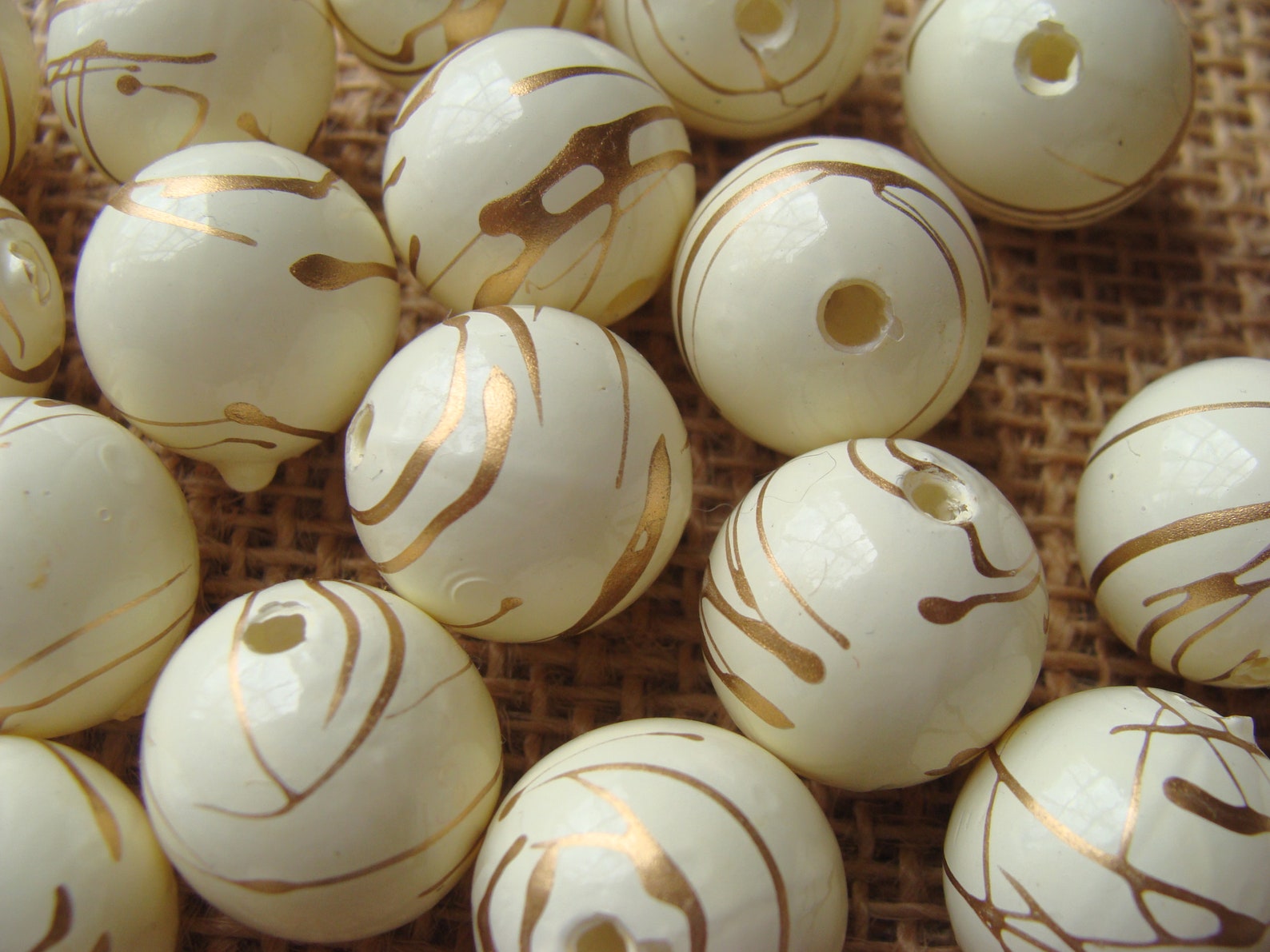 Lot of 23 Cream Beads With Gold Paint Streaks 10mm to 17.5mm - Etsy