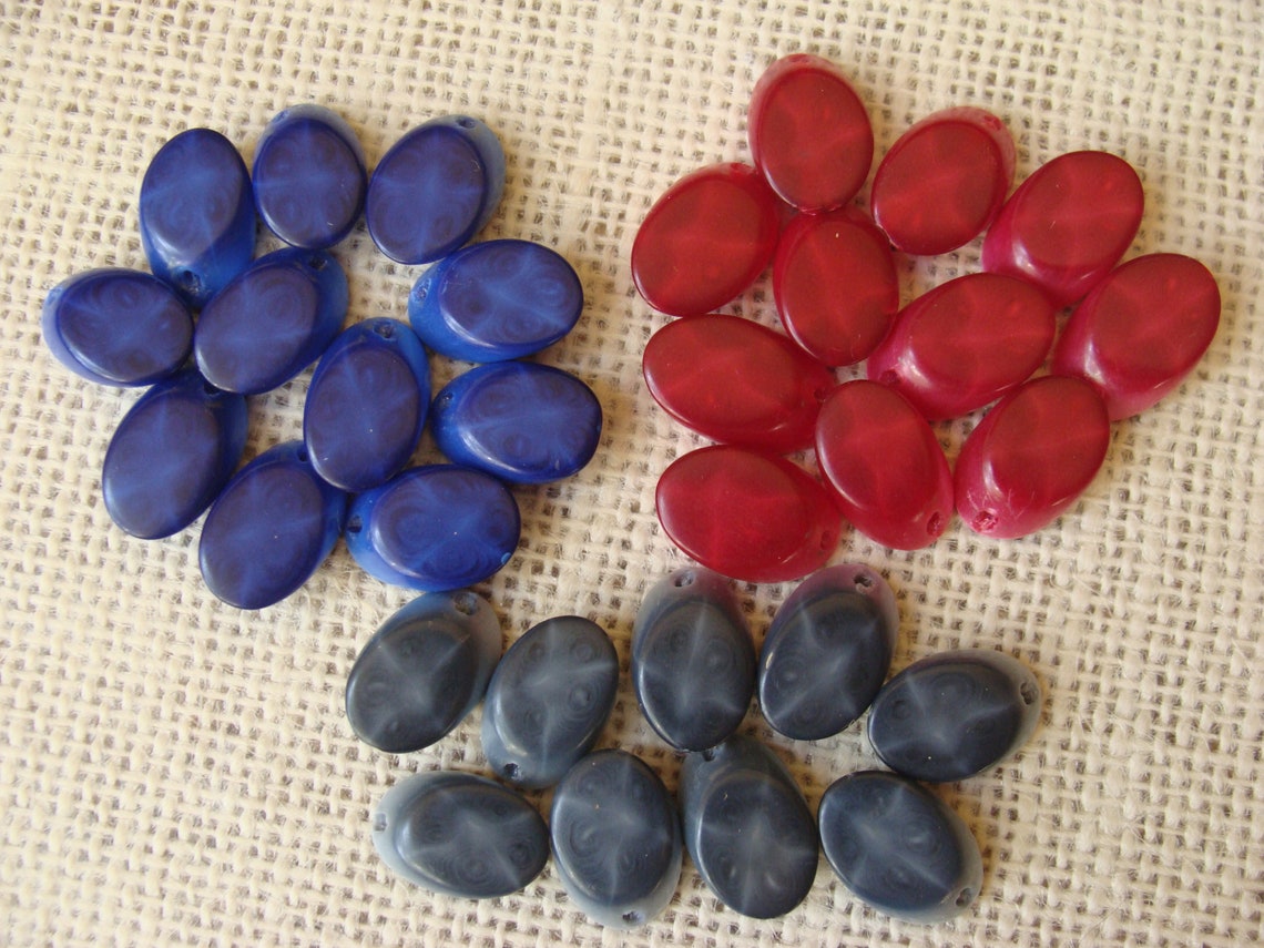 Lot of 31 flat oval beads with swirl patterns dark red navy | Etsy