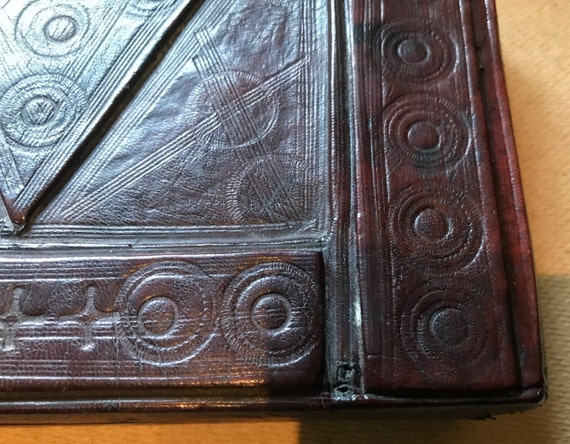 Wooden box covered in leather , North Africa, Tuareg - Gem