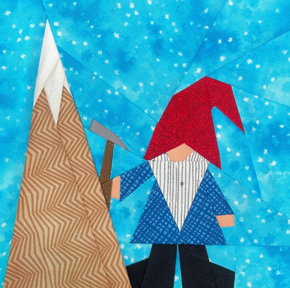 MOUNTAIN CLIMBING GNOME Paper Pieced Pattern in Pdf Quilt - Etsy