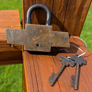 Large Heavy Brass CHEVROLET Chevy Lock Padlock & 2 Keys Both Marked ...