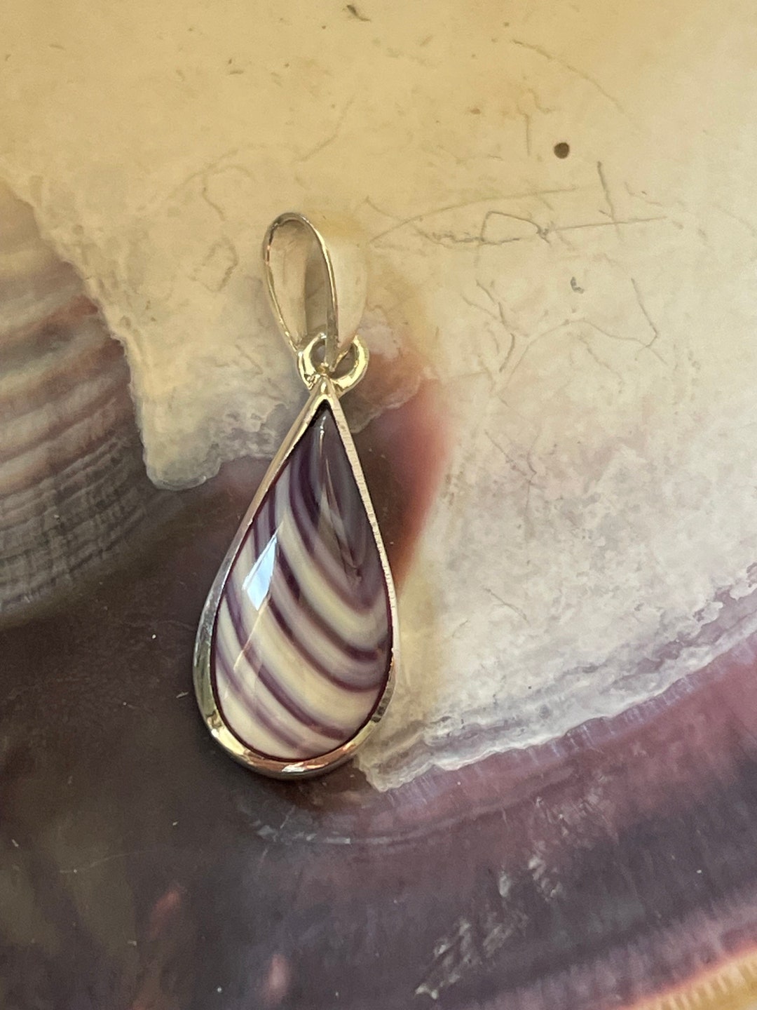 P1018 Teardrop Pendant Wampum Quahog Shell Sterling Silver - Etsy