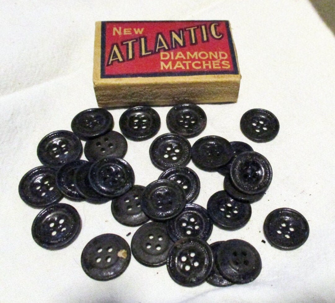 Vintage New Atlantic Diamond Matchbox Filled With 27 Composite Buttons ...