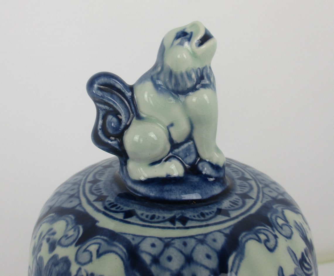 Royal Sphinx Maastricht Delft Vase Urn Marked Blue White Foo Dog 15.35 ...