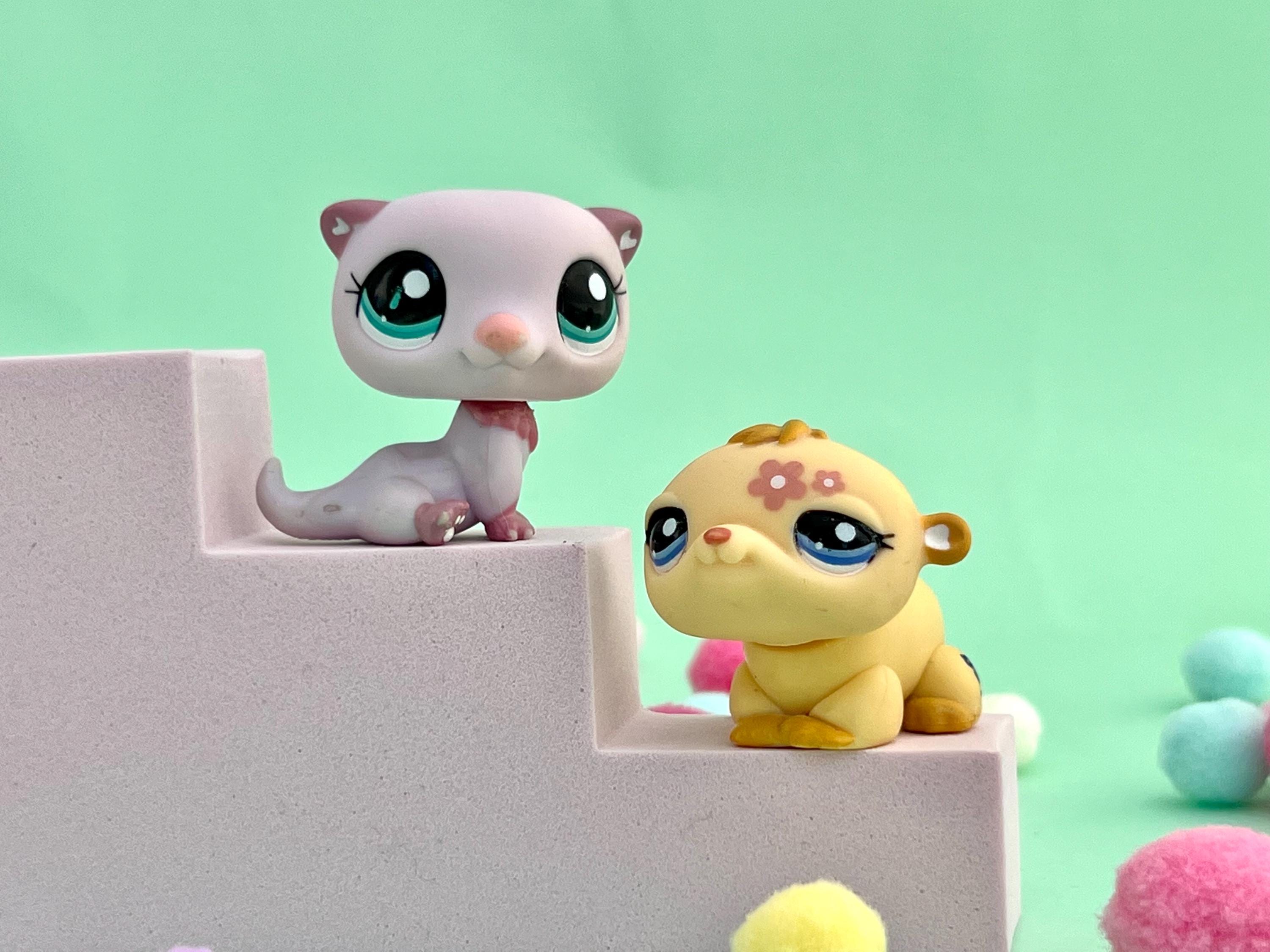 LPS Littlest Pet Shop Authentic Rare Ferret Otter 2039 and hamster vintage Hasbro nostalgia