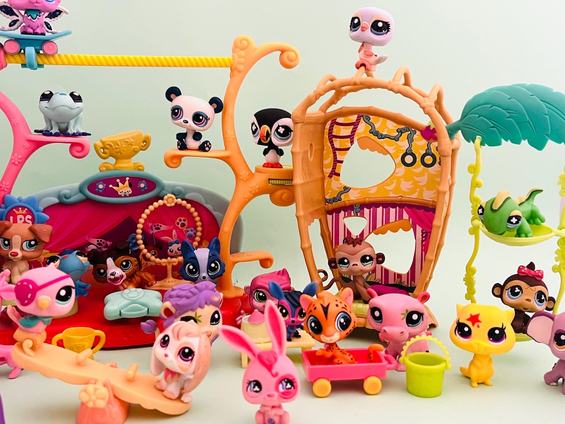 LPS Littlest Pet Shop Authentic Tricks and Talents Show Set and Jungle ...