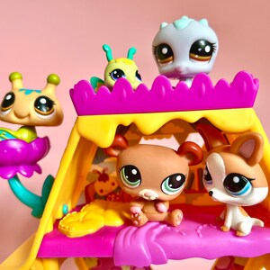 LPS Littlest Pet Shop Authentic Forest Animals Playset With 12 Pets and ...