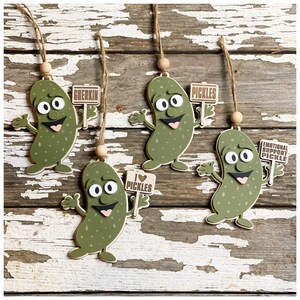 Emotional Support Pickle Ornament: Funny Christmas Keepsake for Pickle ...