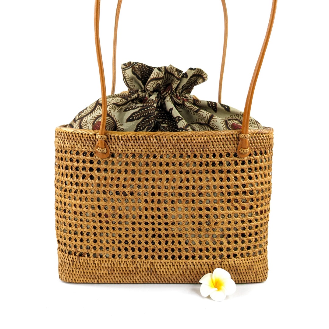 Large Handmade Straw Tote Bag for Summer, Handwoven Net Rattan Beach ...