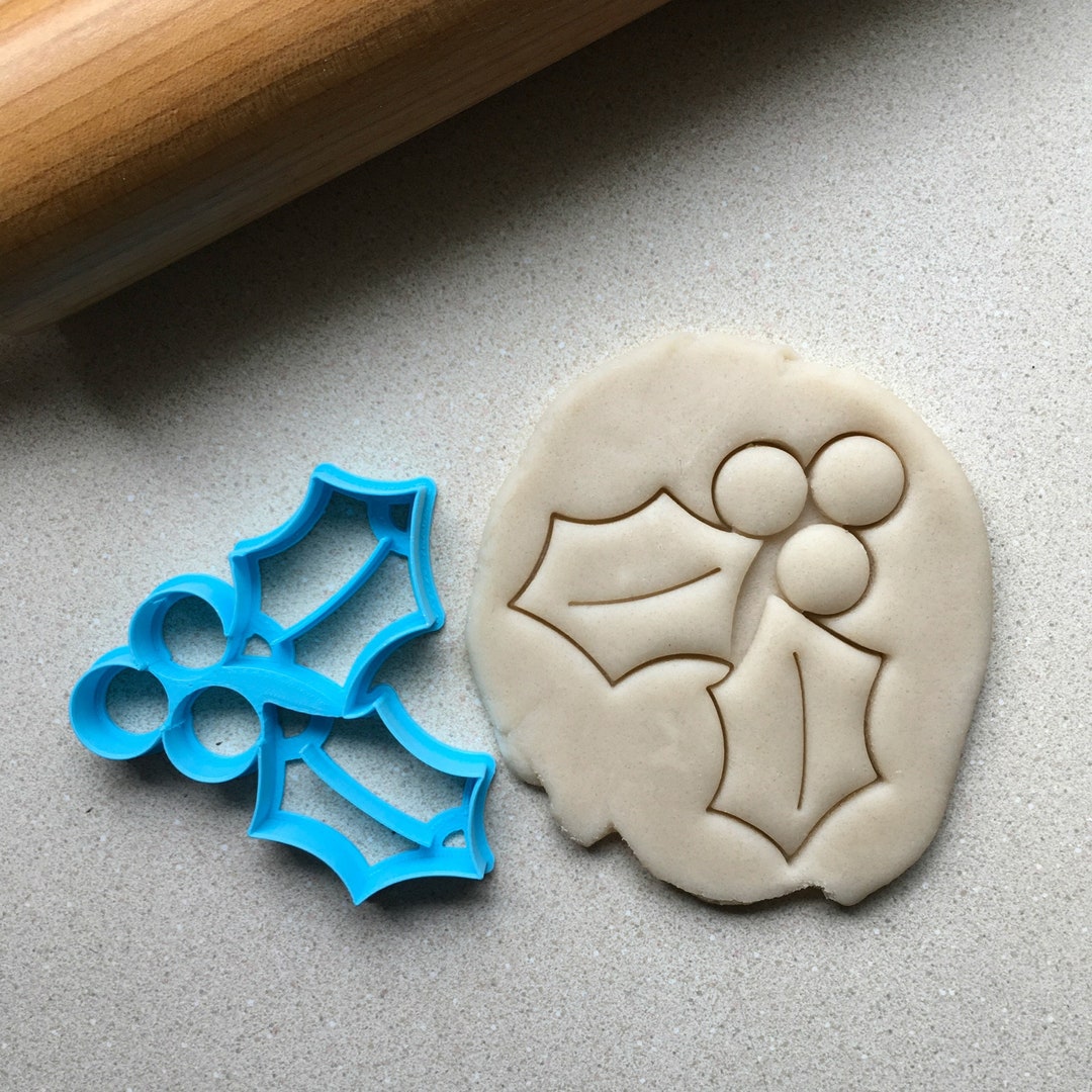 Holly and Berries Cookie Cutter in Multiple Sizes - Etsy