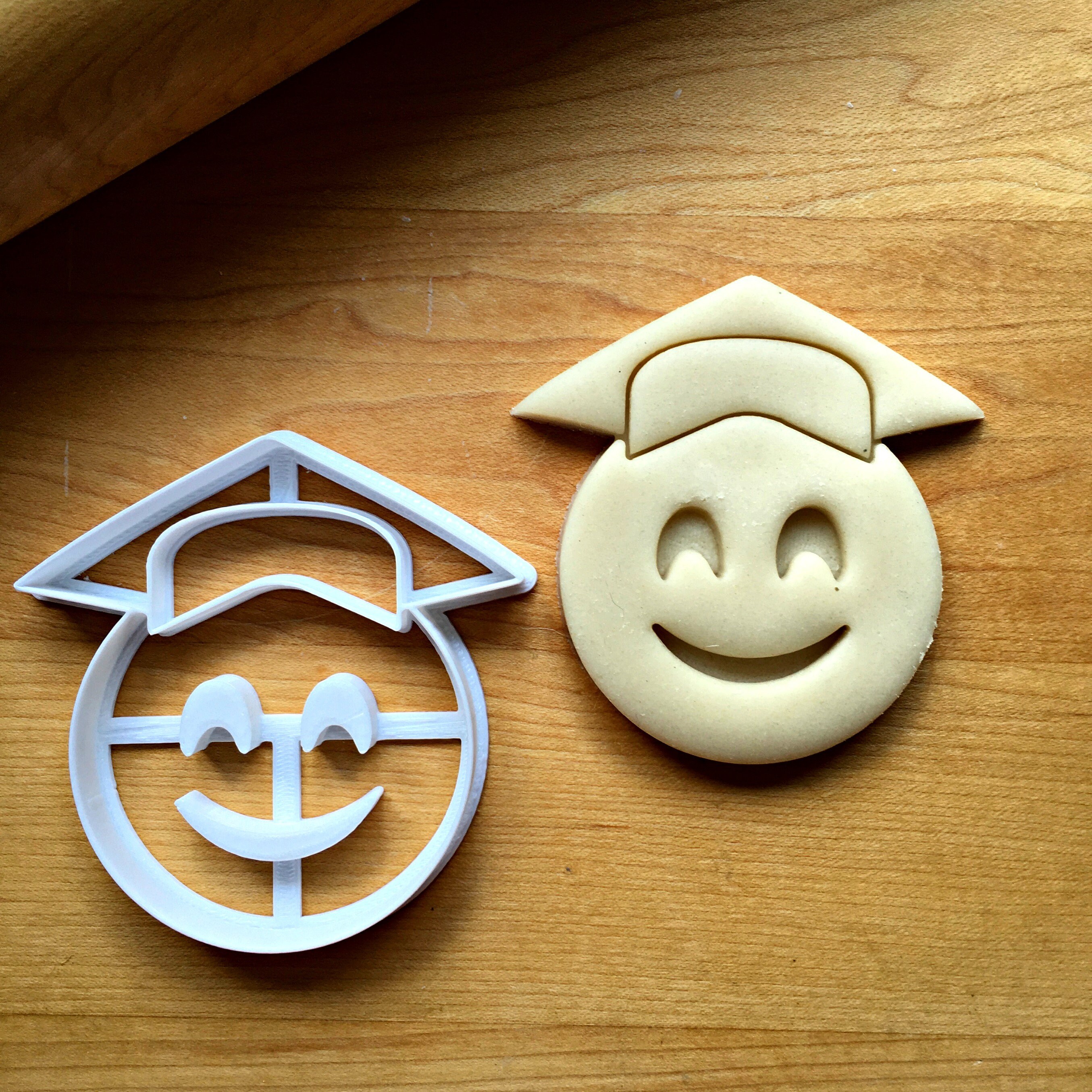 Graduate Emoji Cookie Cutter/ Multi-Size | Etsy