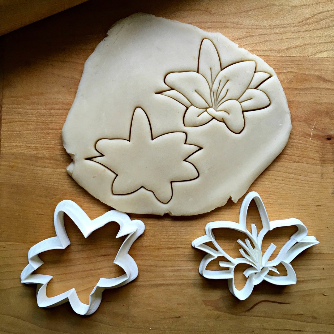 Set of 2 Lily Cookie Cutters in Multiple Sizes - Etsy