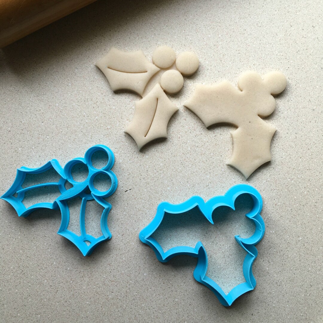 Set of 2 Holly Cookie Cutters in Multiple Sizes - Etsy