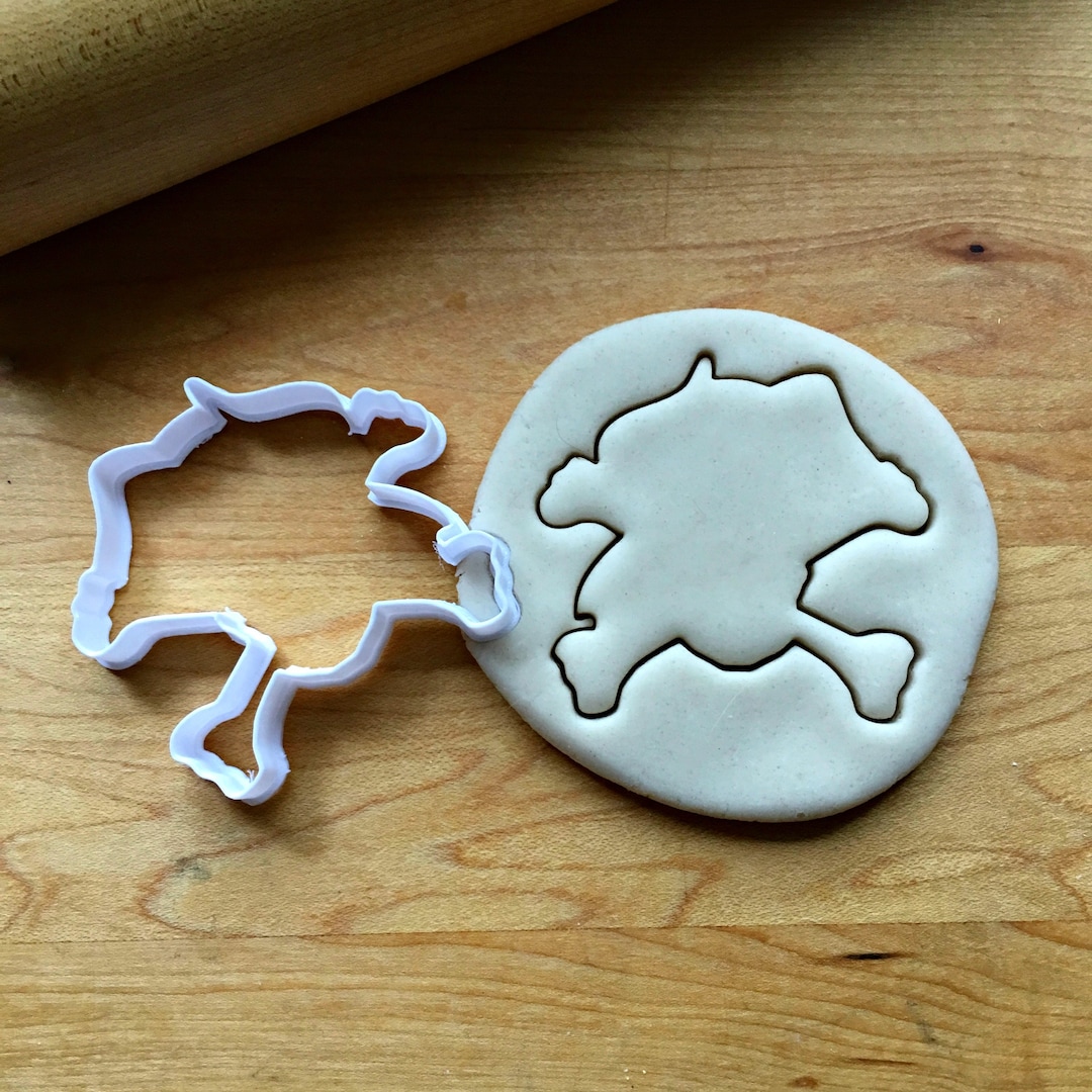 Skull and Cross Bones Cookie Cutter in Multiple Sizes - Etsy