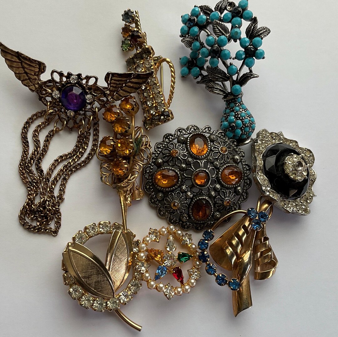 Jewelry Pins Brooches Variety Costume Rhinestones Gold Tone Silver Tone ...