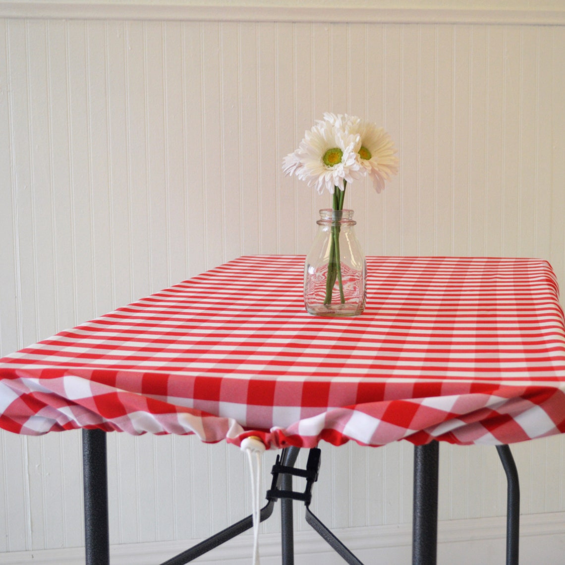 Red & White Tablesnugg the Original Drawstring Tablecloth to Secure ...