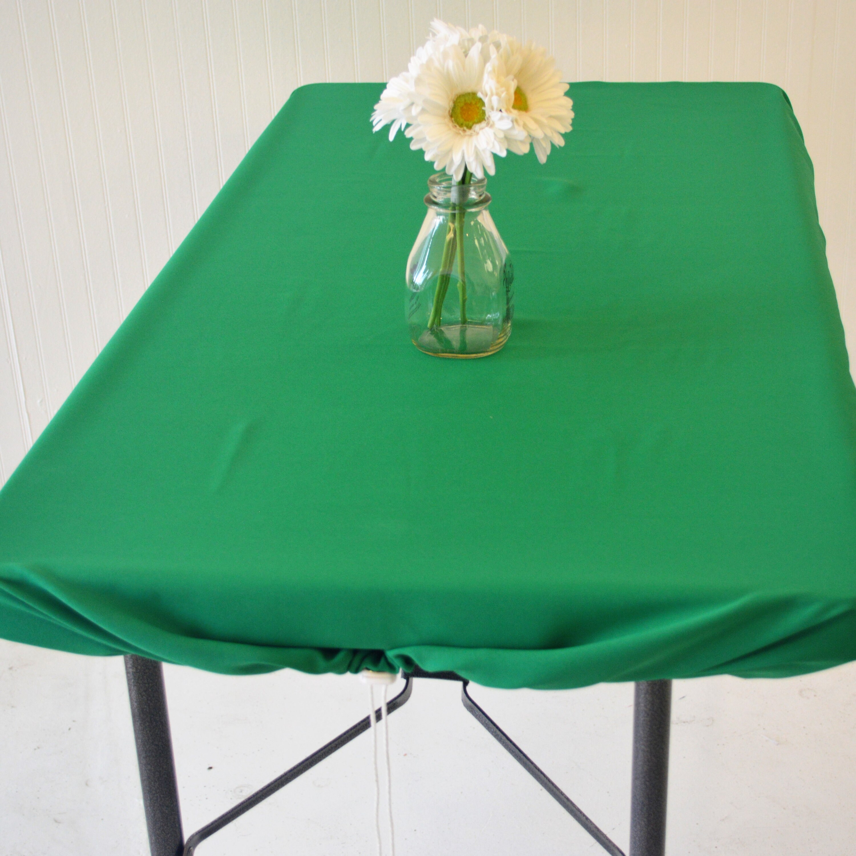 Kelly Green Solid Tablesnugg the Original Drawstring Tablecloth to ...