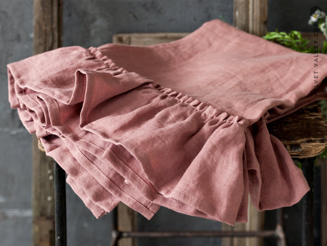 Set of 2 WOOD ROSE Linen Hand Towels With Ruffles Gift Set | Etsy