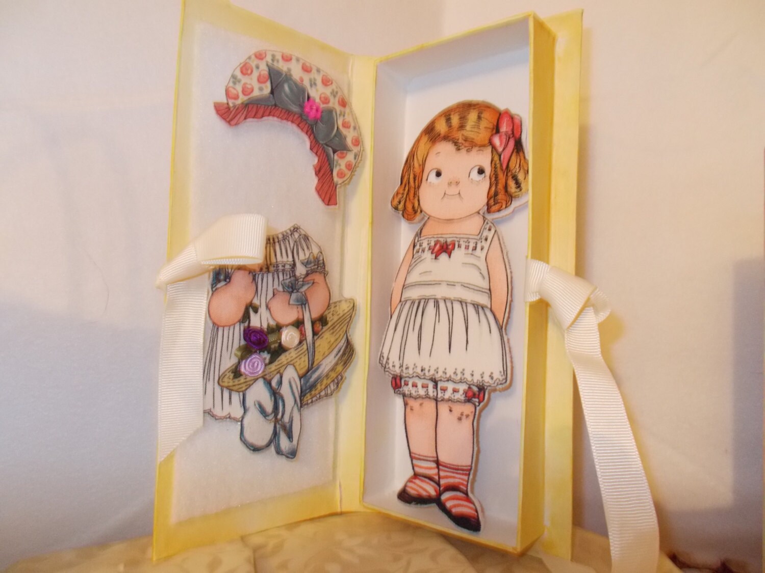 Paper Doll in Mini "armoire" for a Collectible - Etsy