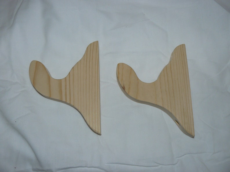 Small and Elegant Bracket - Etsy Canada