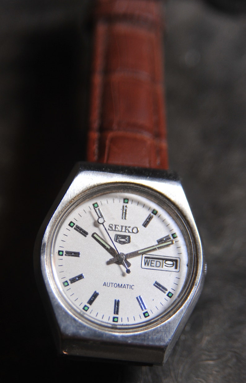 Vintage Deco 70's SEIKO 5 Mens Automatic Mechanical 35mm Wrist Watch ...