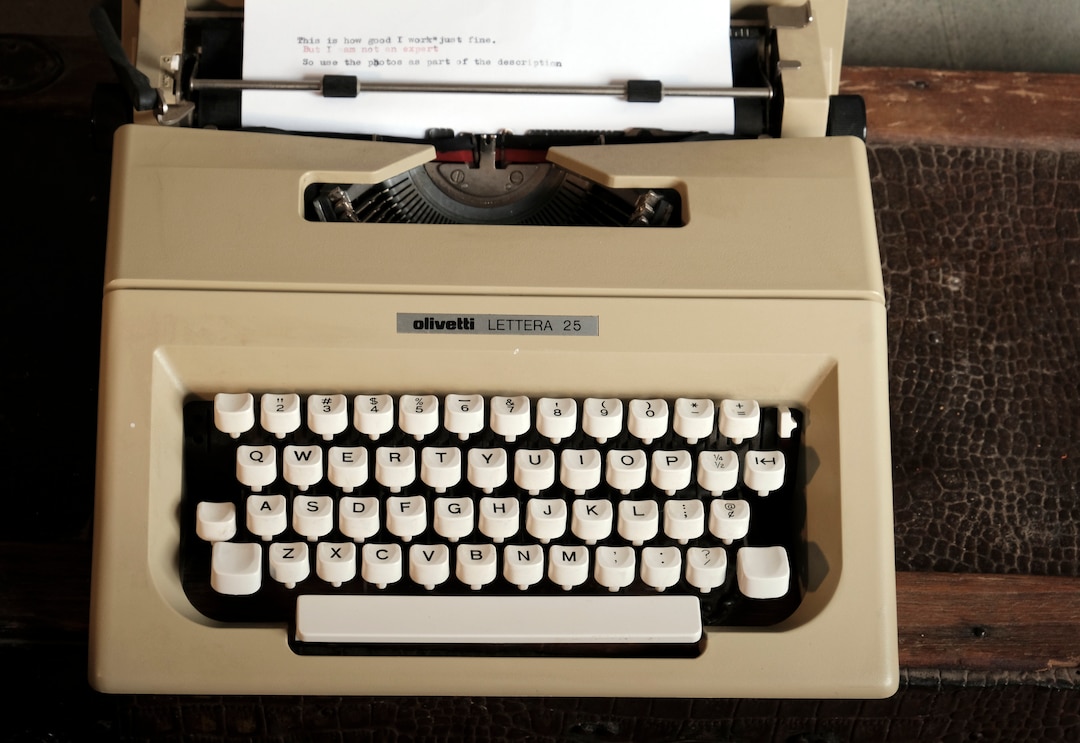 Olivetti Lettera 25 - Vintage Manual Typewriter in Working Condition - Etsy