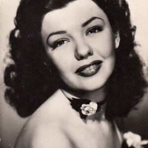 1940s Period Postcard Black & White Photograph of Beautiful American ...