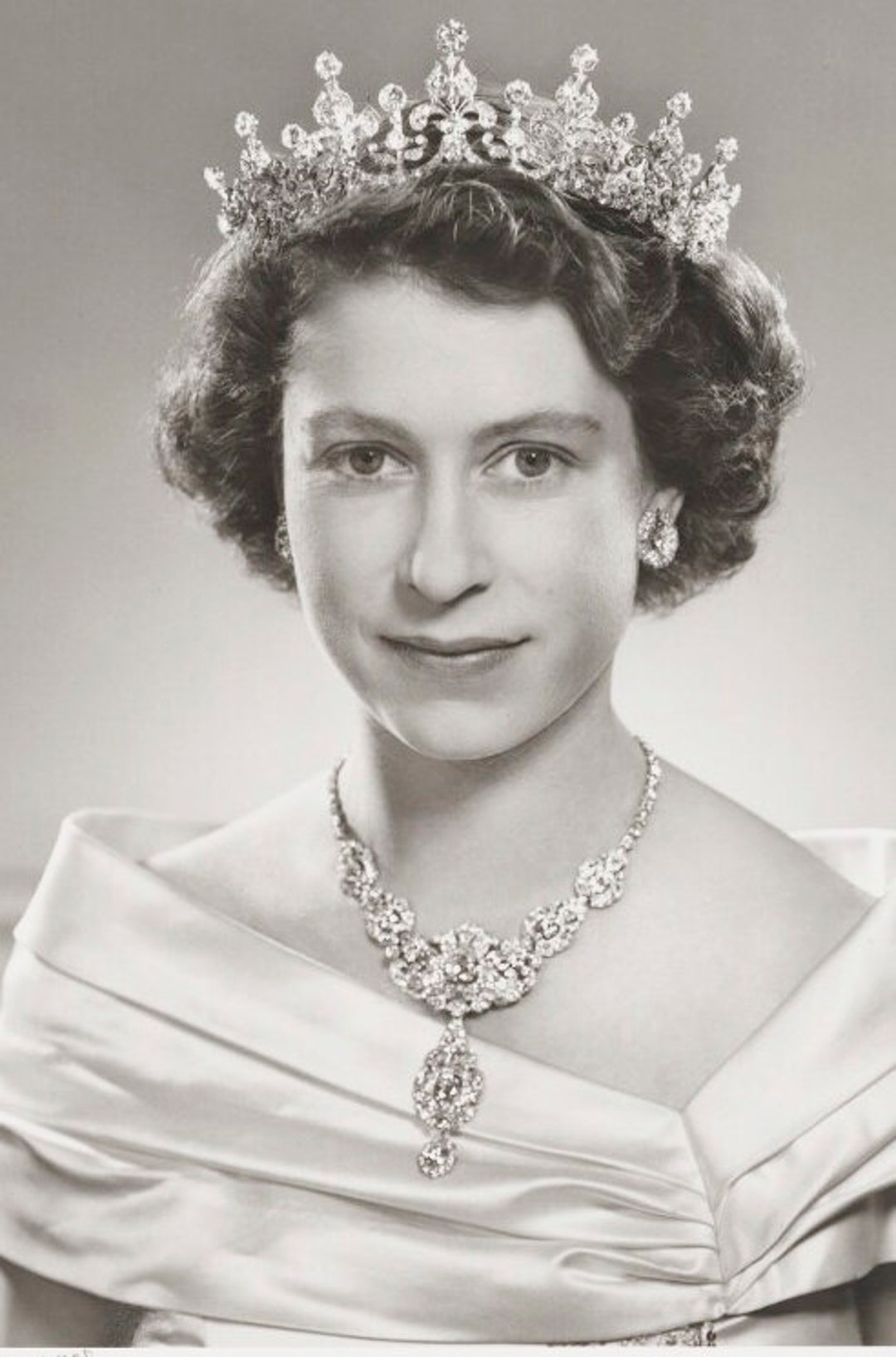 Young Queen Elizabeth Ii Portrait