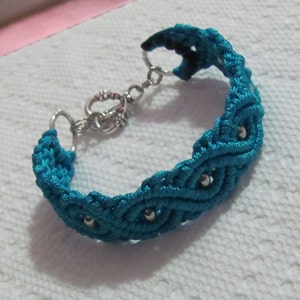 Micro Macrame Eternal Wave Bracelet Tutorial. Easy to Follow Instructions. - Etsy