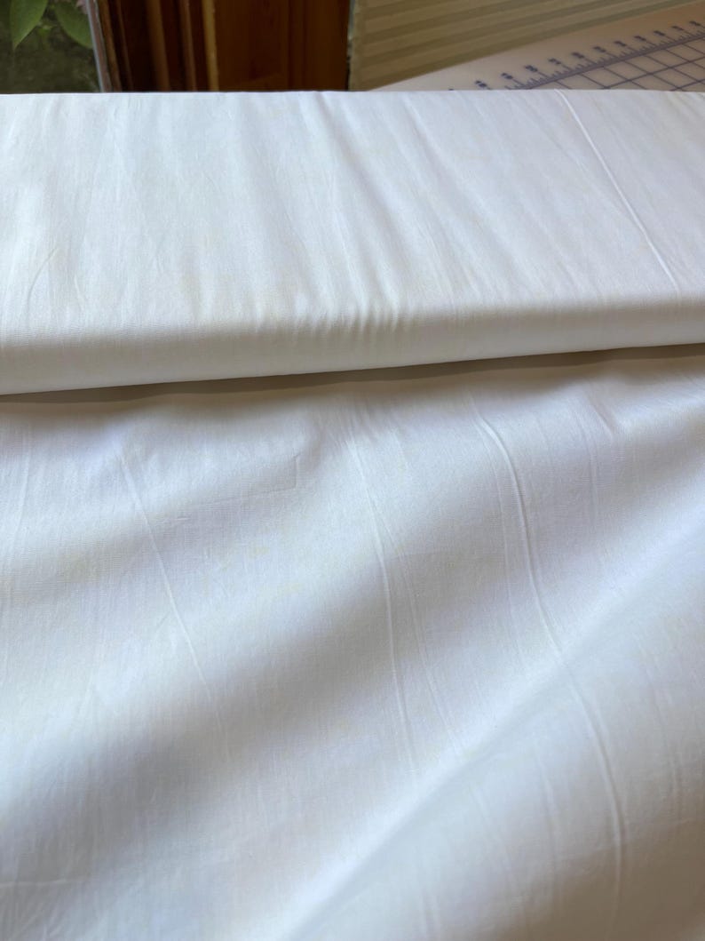 Java Blenders Ghost Tonga - Pale Cream Cotton Quilt Fabric - Cream ...