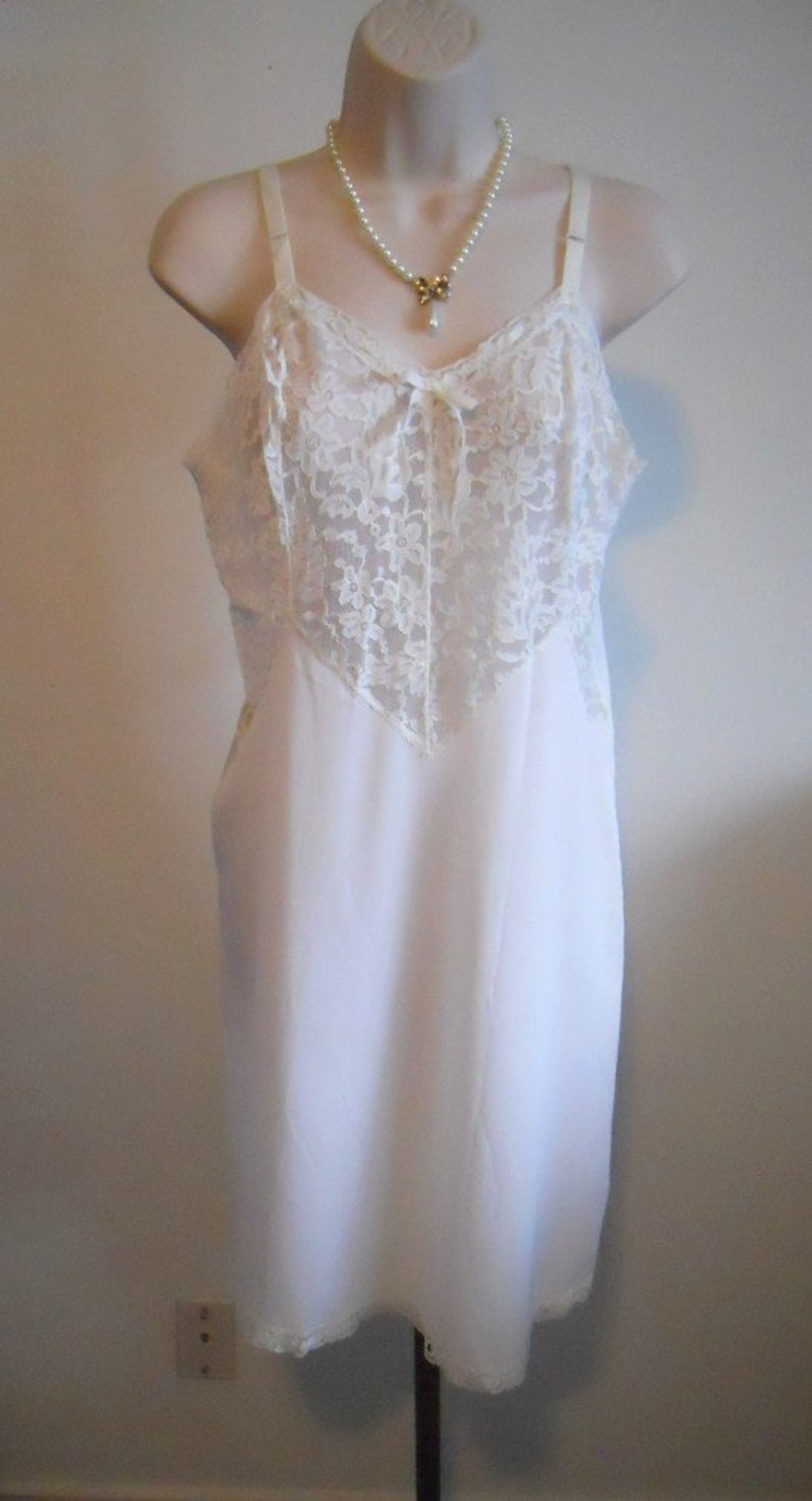 Vintage Fancy Lavish Lace Full Slip Chemise ~ 1950's Lacy White Slip ~ Vintage White Slip ~ Lacy ...