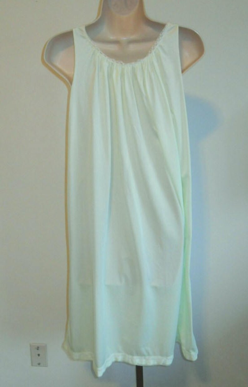 Vintage 1960s Miss Elaine Peignoir Set Sea Foam Green Nylon Chiffon