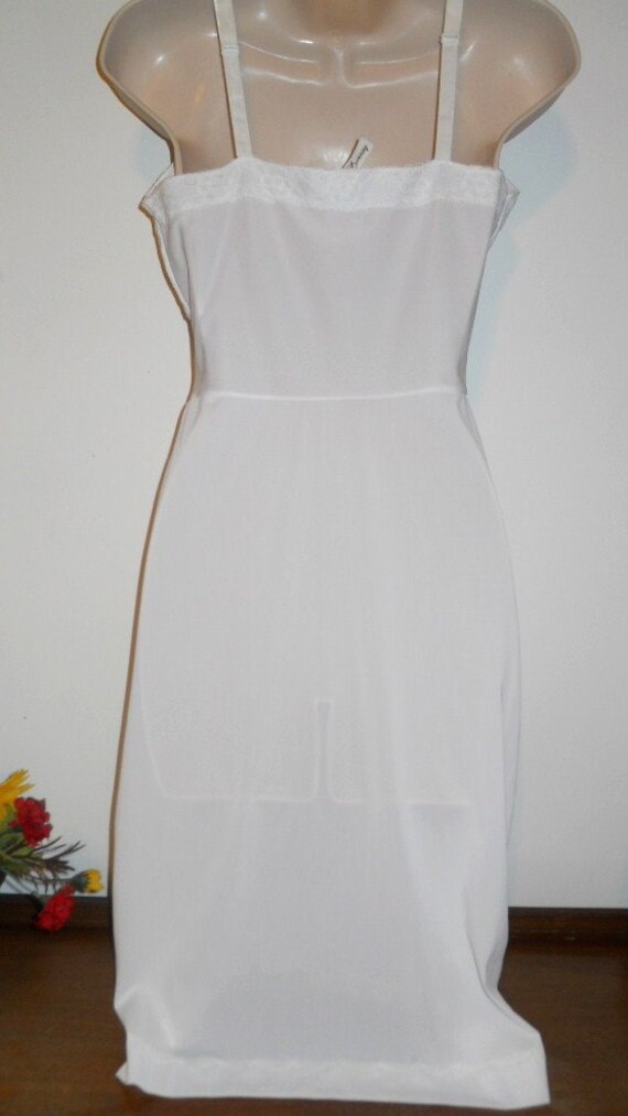 Vintage Dorsay 1960's Gold Label White Full Slip ~Br… - Gem