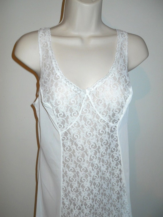 Vintage Bridal White Slip ~ 1970's Slip ~ Lavish Lace… - Gem
