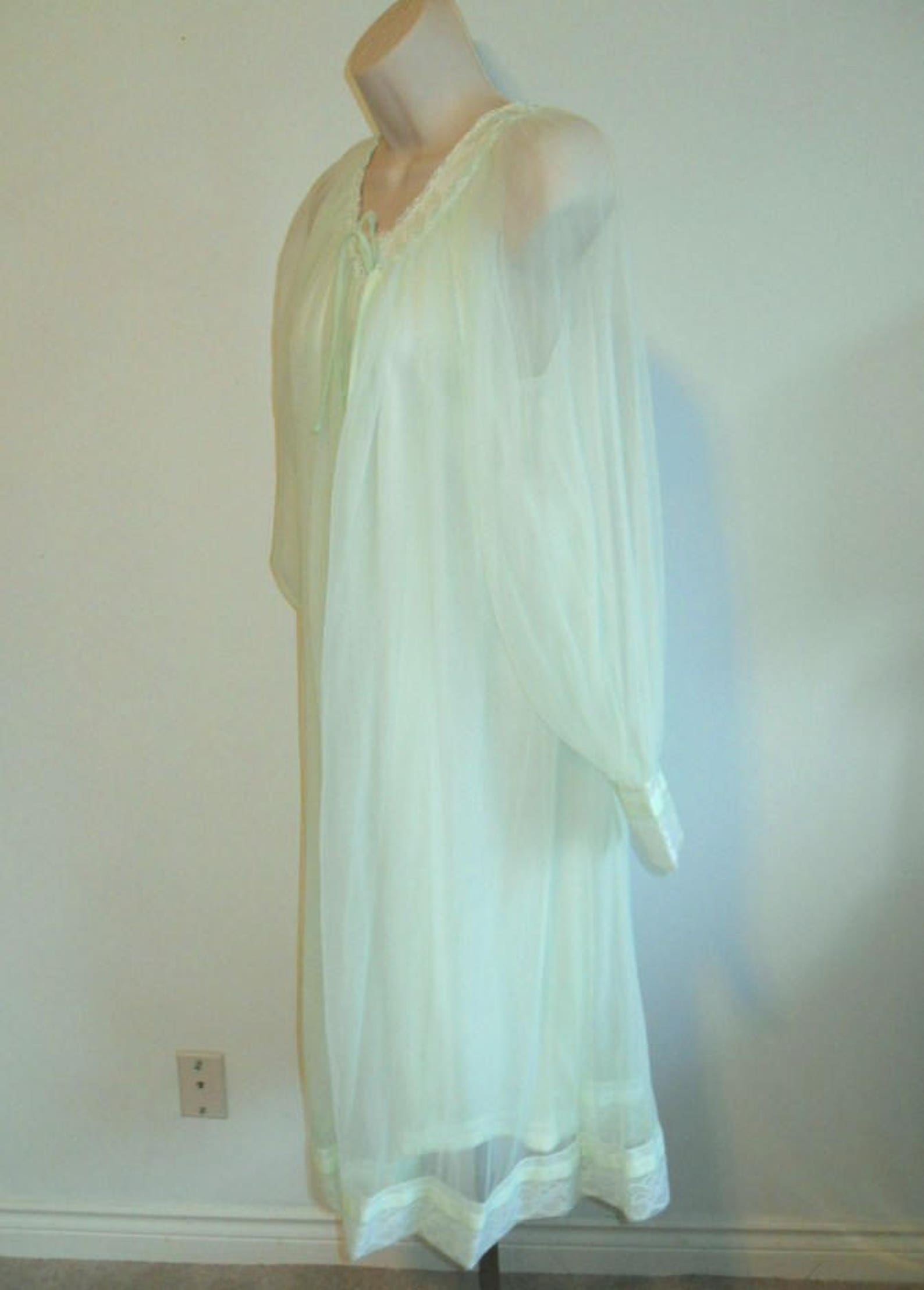 Vintage 1960's Miss Elaine Peignoir Set Sea Foam Green Nylon Chiffon ...
