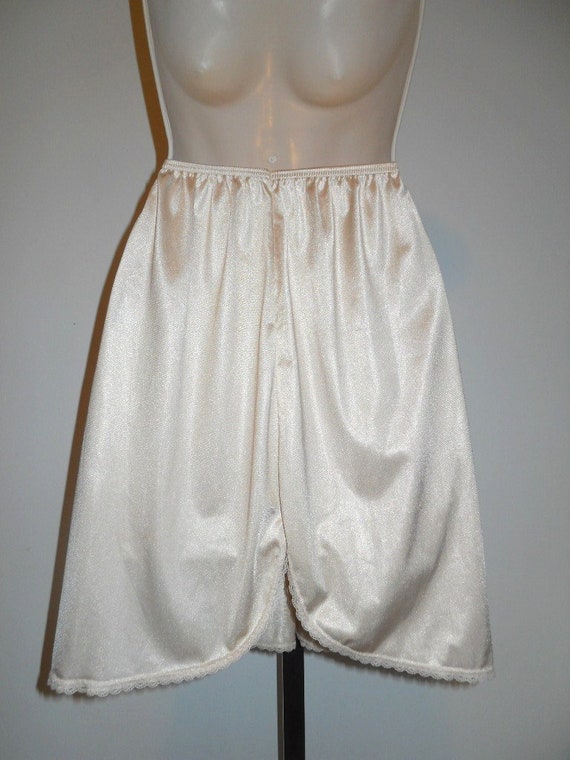 Vintage Mocha Nylon Half Slip ~ Mini Slip ~ Small - Gem