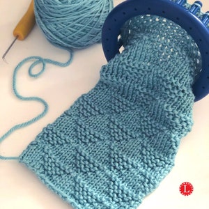 Loom Knitting PATTERNS : Little Pyramid Stitch Pattern Flat and in the ...