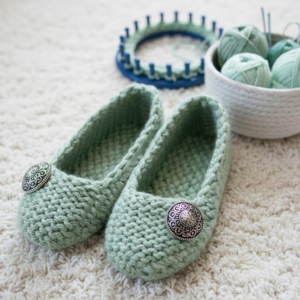 Loom Knitting Patterns Ladies Slippers With Video Tutorial by Loomahat ...