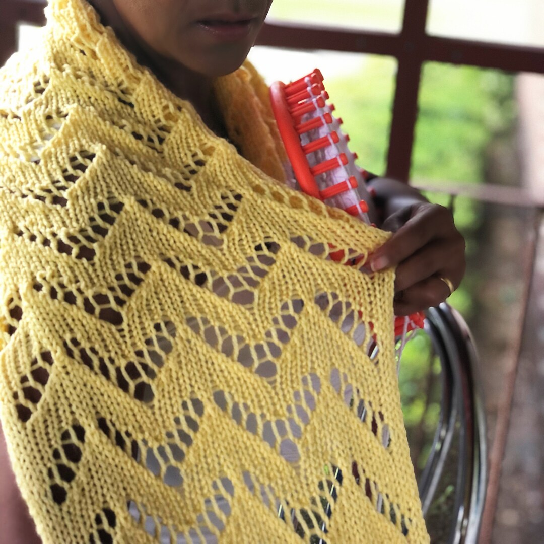 Loom Knitting PATTERNS : Chevron Lace Stitch Pattern Flat and in the ...