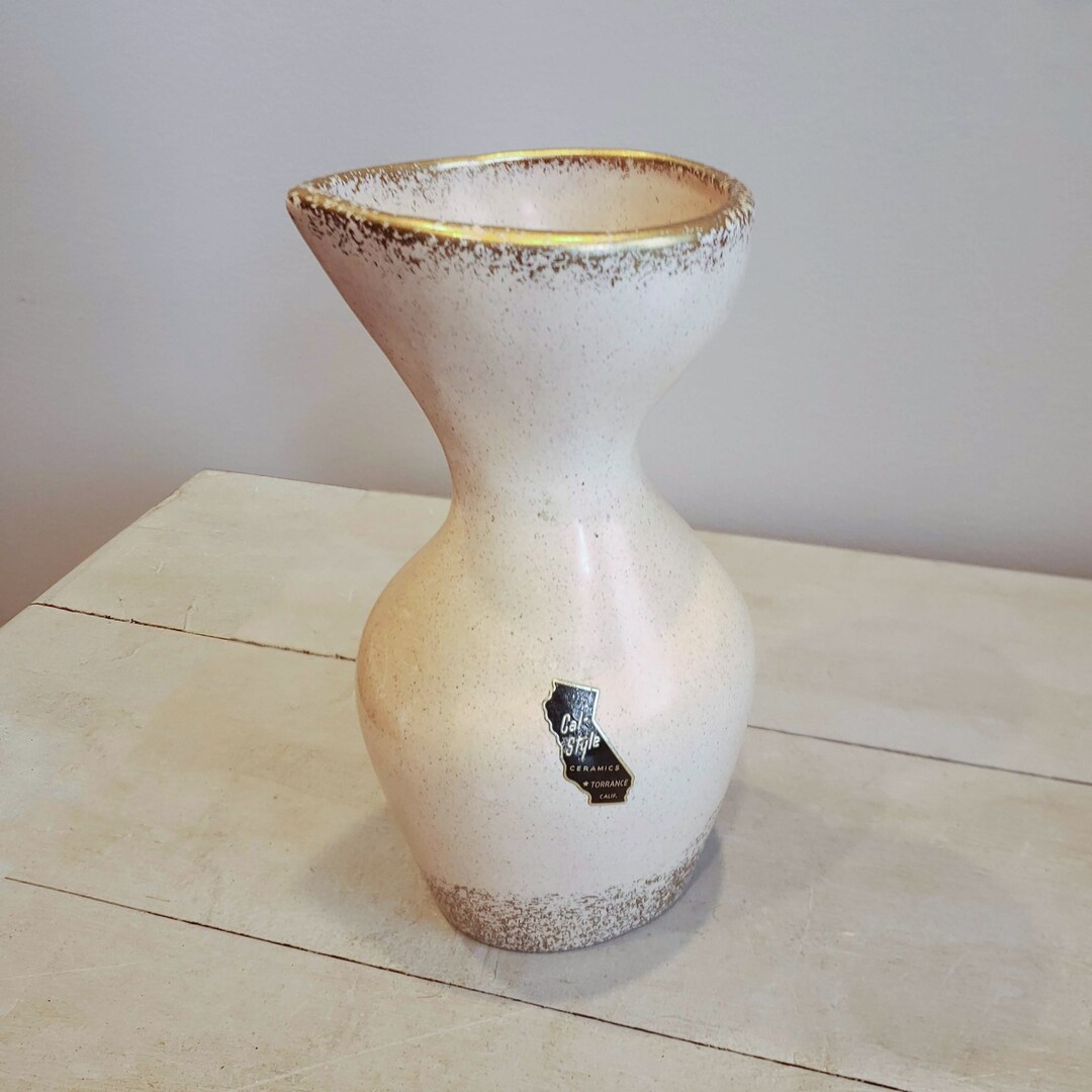 California Pottery Atomic Vase Cal-style Pale Pink and Gold Speckled ...