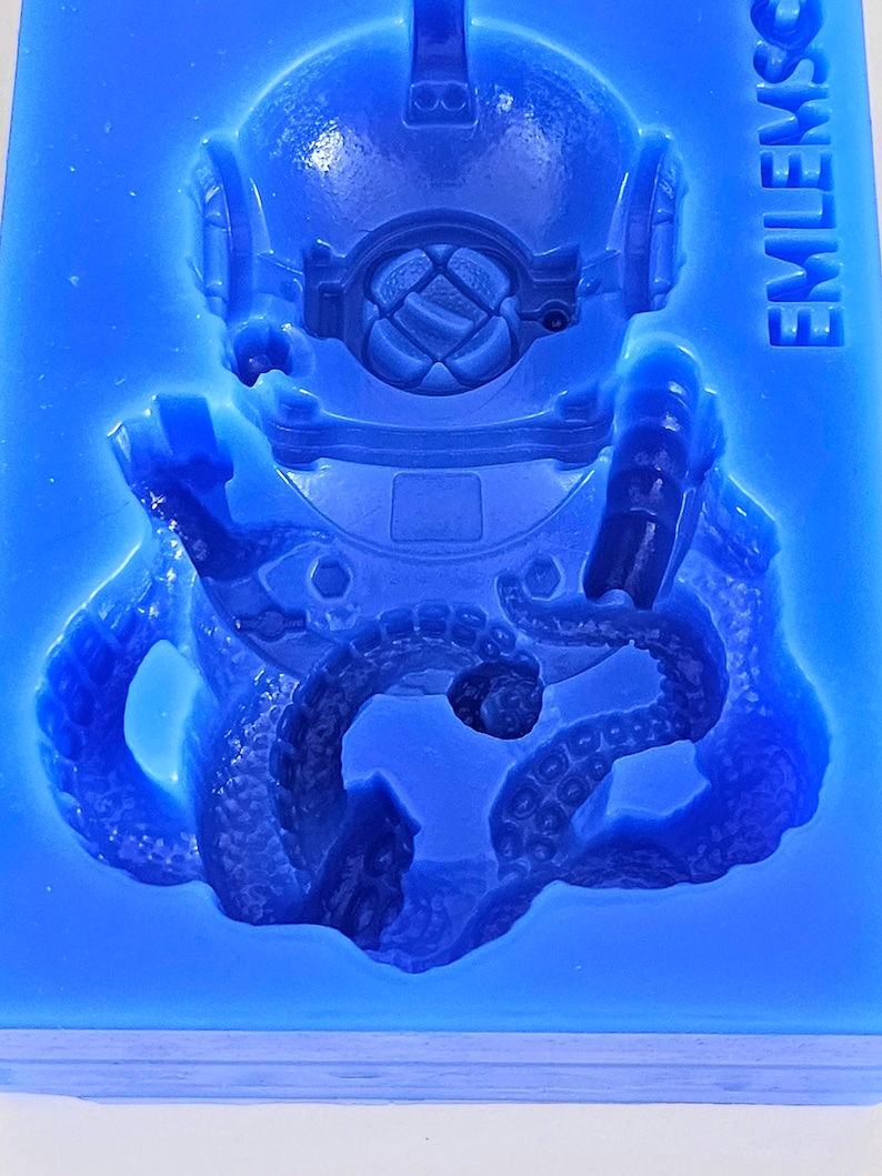 Emlems Silicone Mould Medium Size Steampunk Octopus Diving Helmet for ...