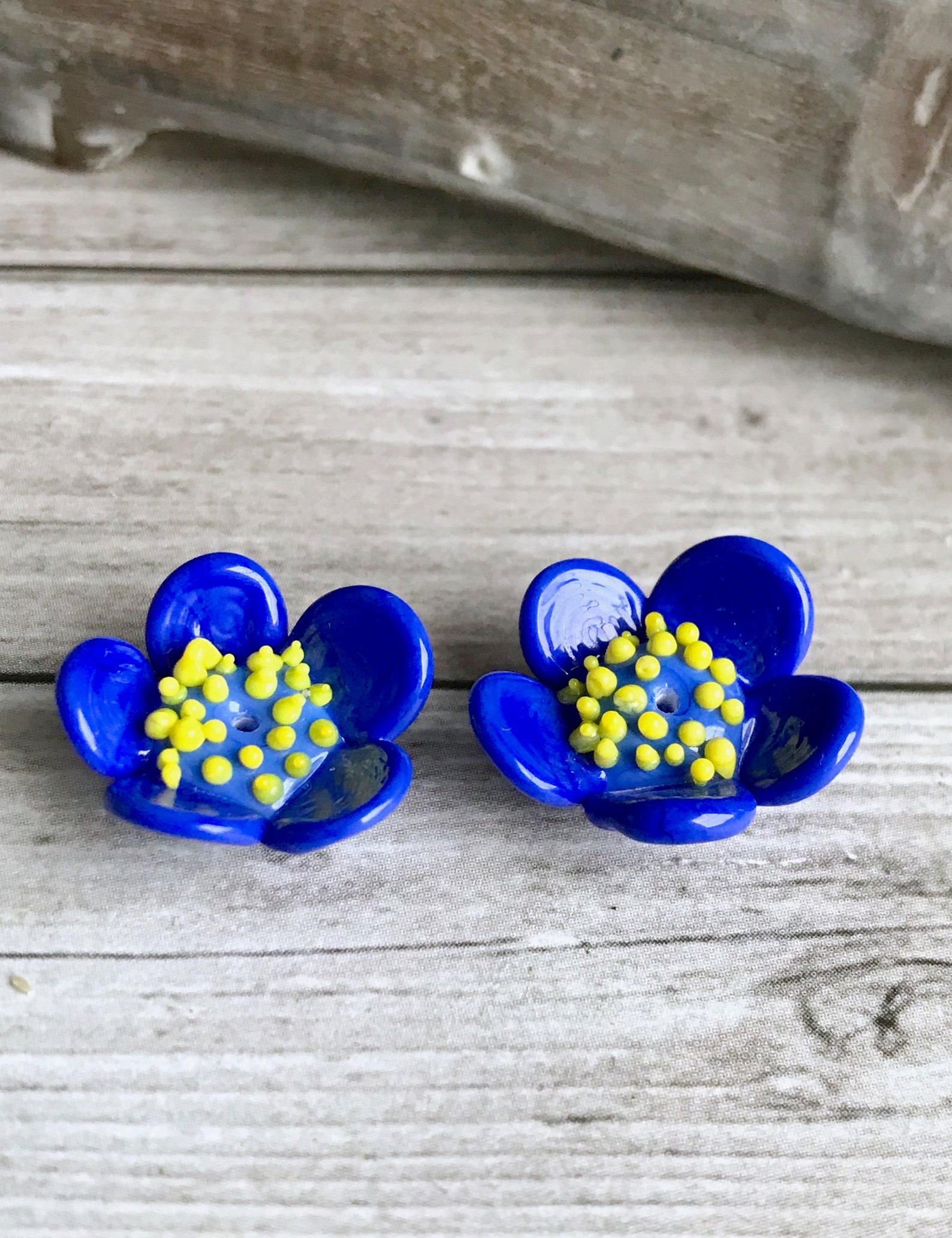 Periwinkle Flower Beads - Realistic Forget-me-not Purple Wildflowers ...