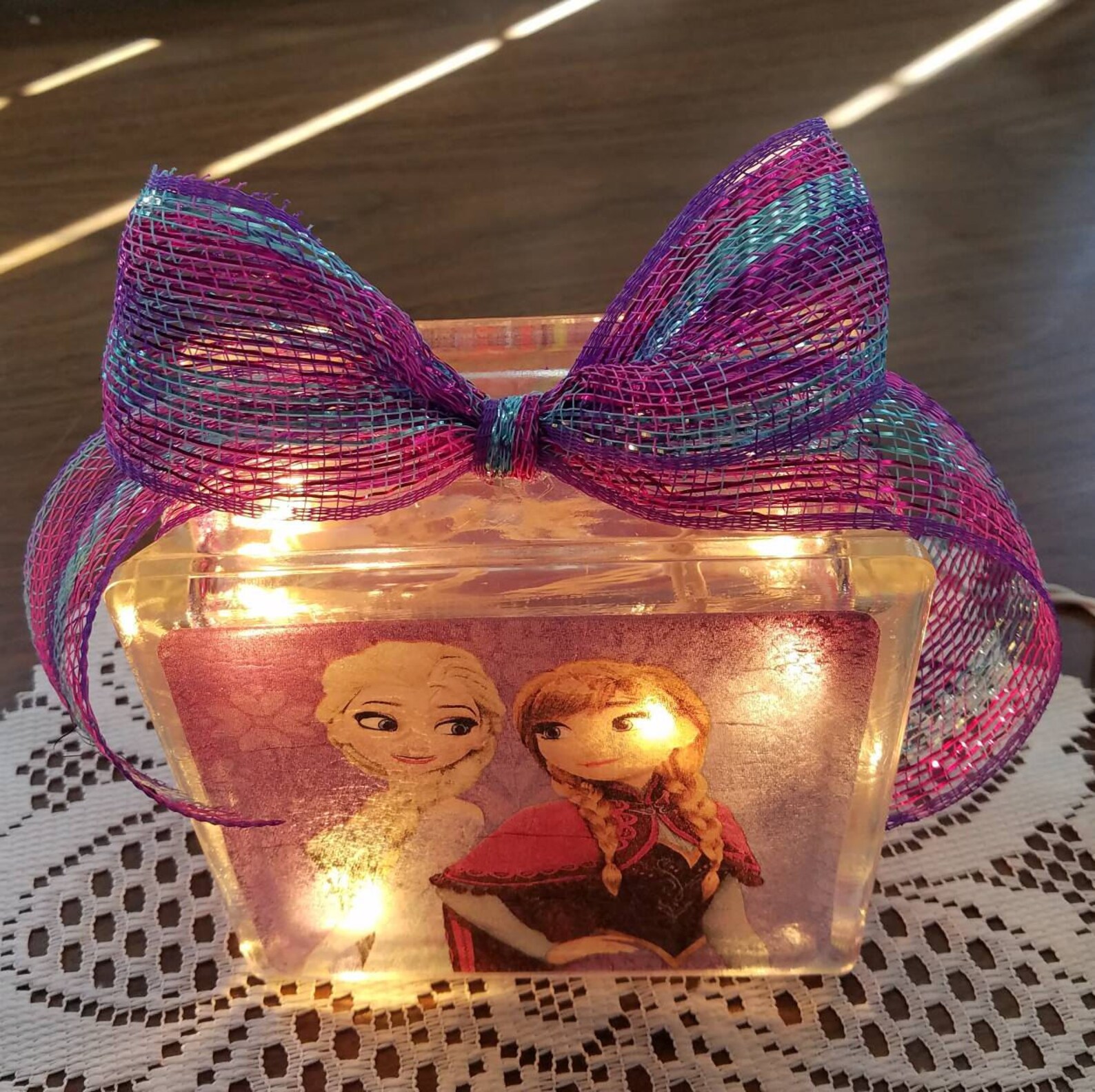Frozen Elsa and Anna Lighted Glass Block Nightlight - Etsy