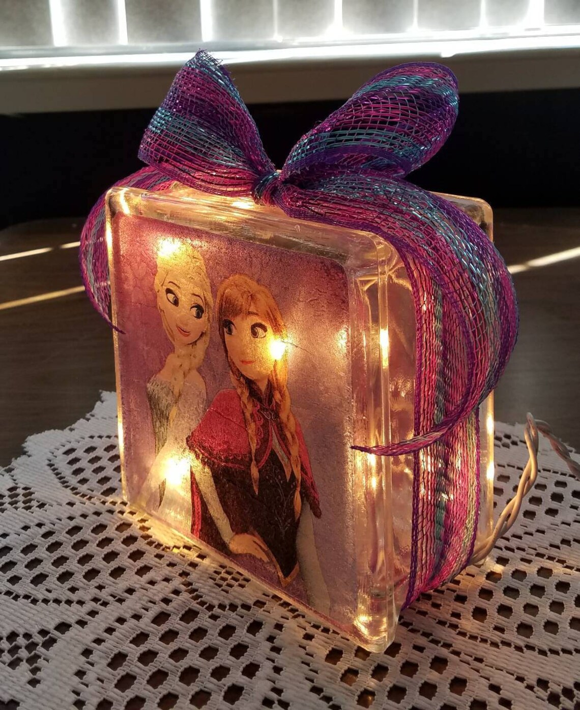 Kids Nightlight DISNEY'S FROZEN Elsa and Anna Lighted - Etsy