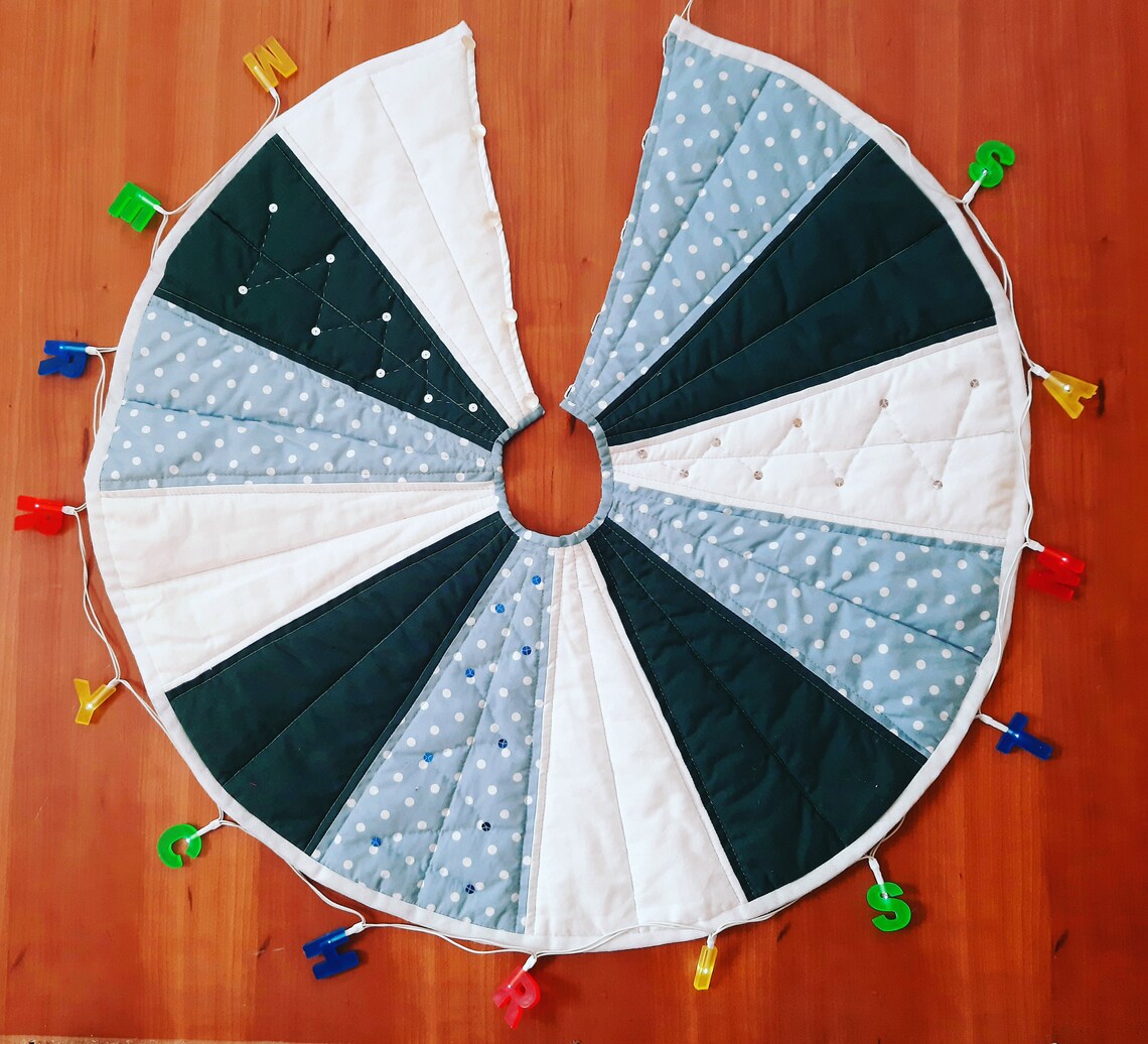 Quilt Pattern: Christmas Tree Stand Cover Sewing Quilting - Etsy