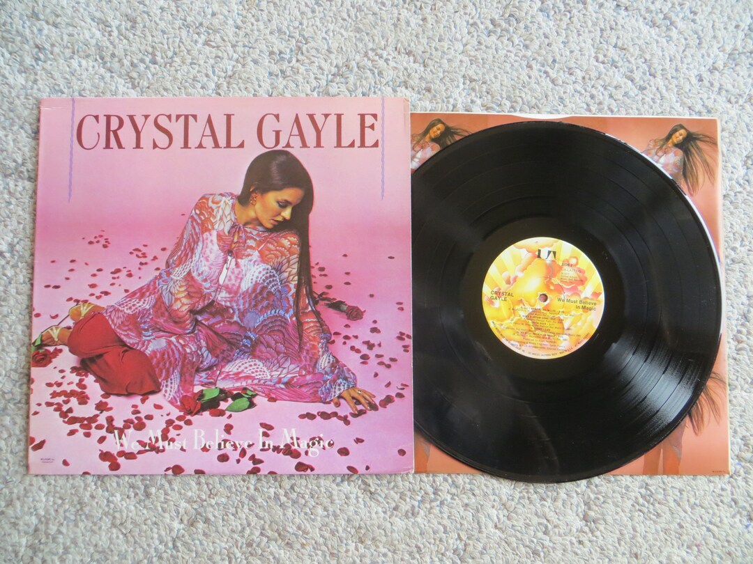 1977 Record Album Vinyl LP Crystal Gayle Country Singer We Must Believe ...