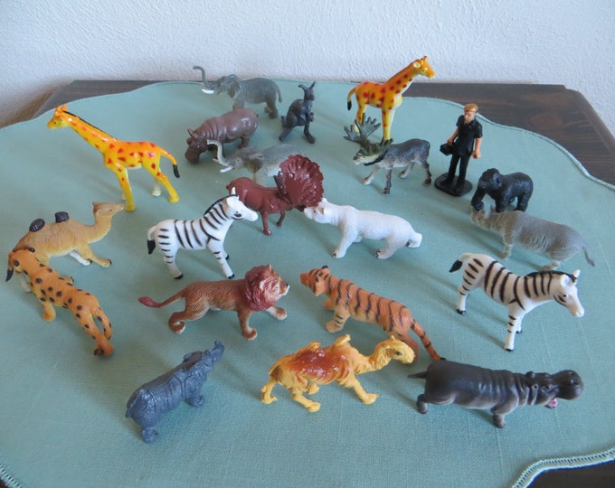 20 Miniature Toy Plastic Wild Animals Toys and Games Animals G2693 - Etsy