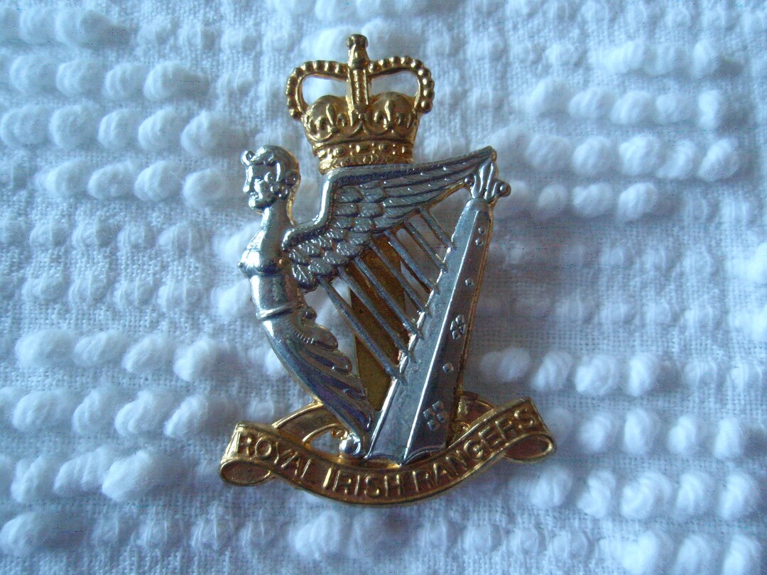 Vintage Clip Pin Royal Irish Rangers Ireland Pins and Badges MD F2034 ...