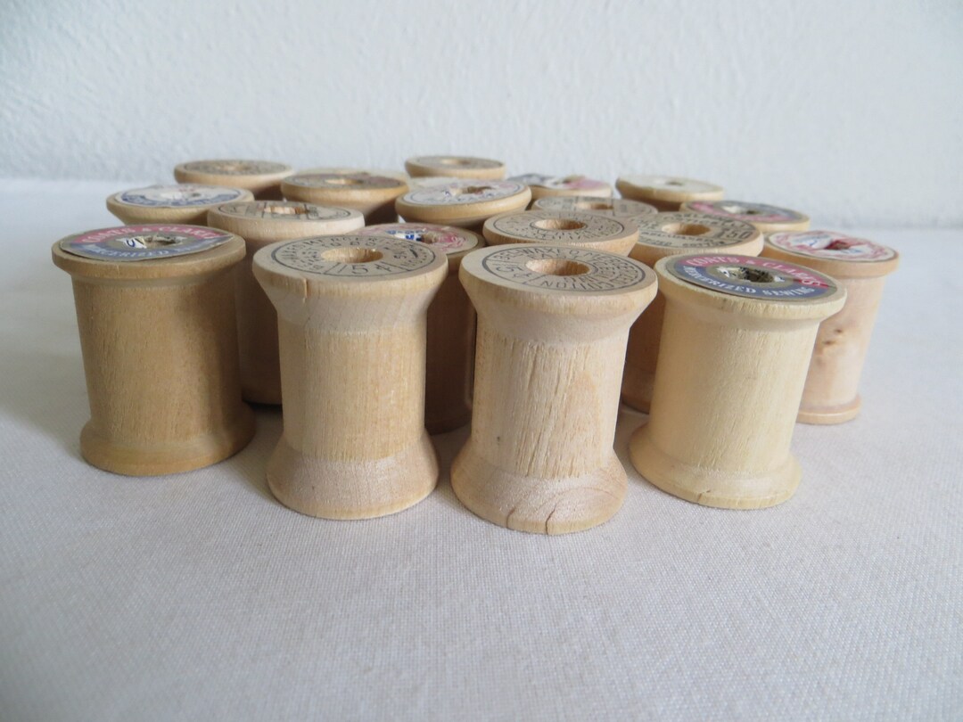 20 Vintage Small Wood Spools Empty No Thread Various Manufacturers I544 ...