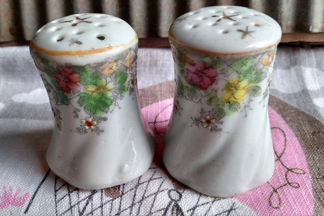 Sweet Flowers- Dusting Powder Shaker, Powder Shaker, Porcelain Shaker ...